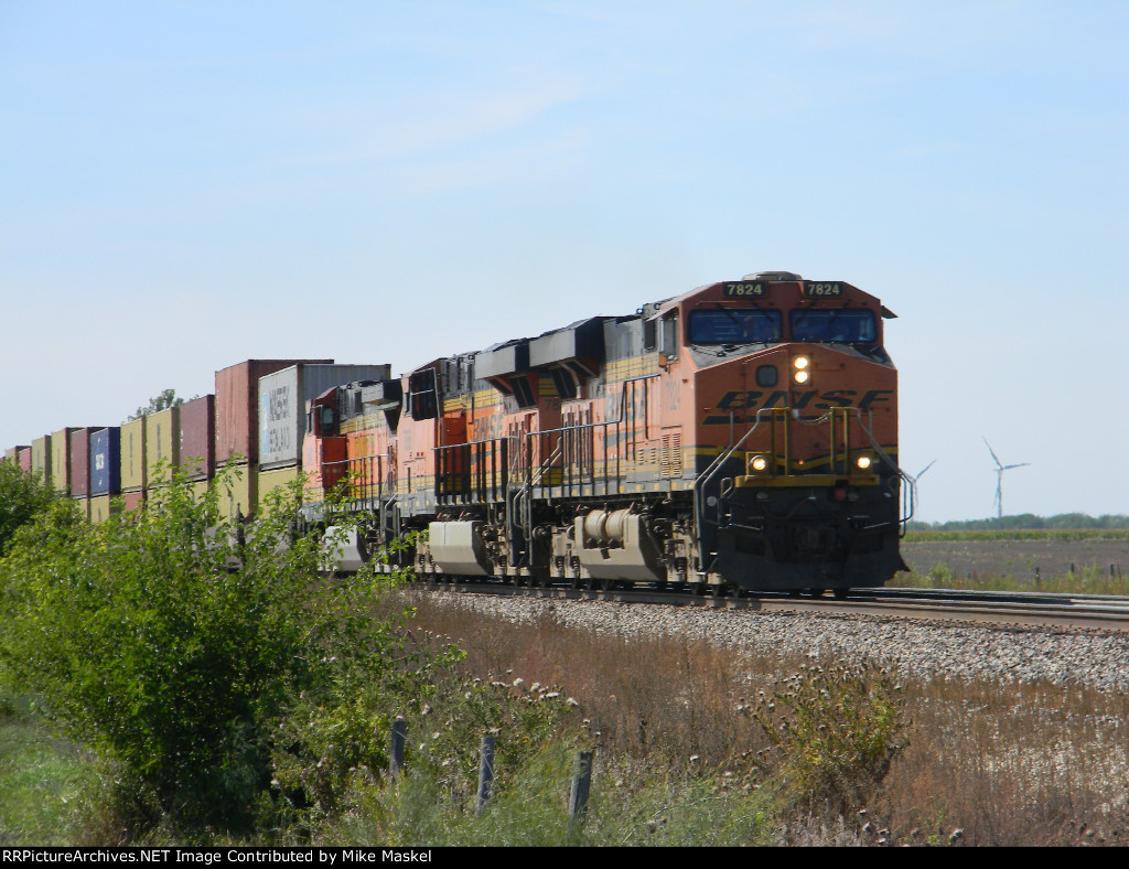 BNSF 7824
